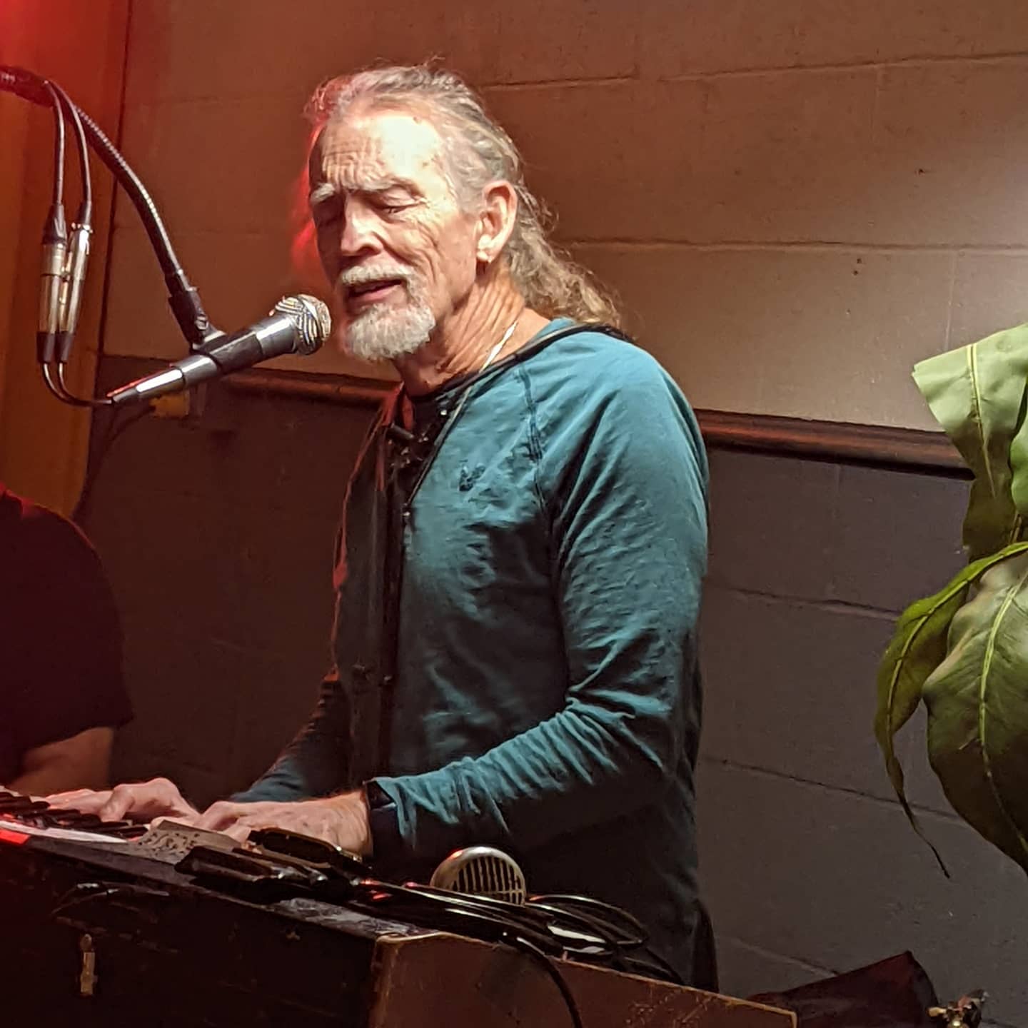Larry Siefers Duo at Helltown Taproom Sunday January 30th, 3:00 to 6 ...